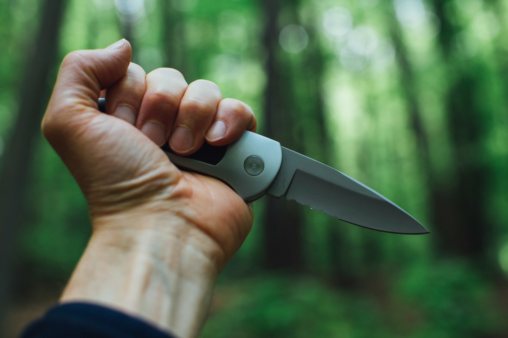 7 Knife Safety Rules Every Traveler Should Know