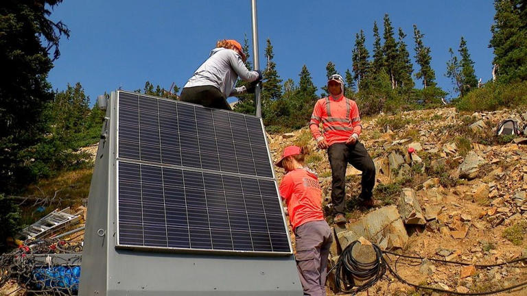 USGS installs new sensors to detect, warn communities of deadly lahars ...