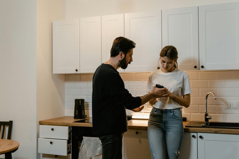 12 Everyday Habits That Quietly Push Husbands Away