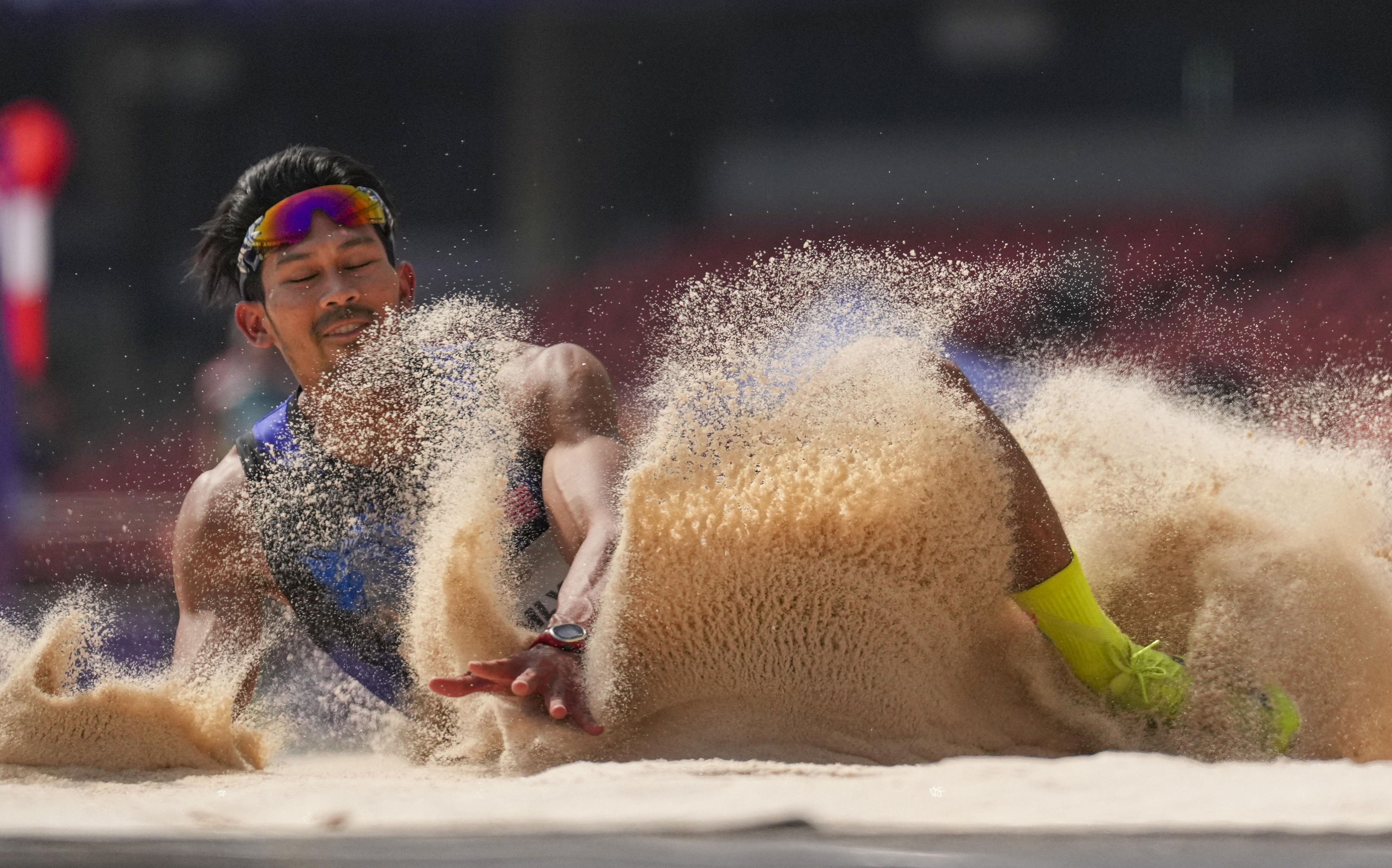 Bulgarian Ruzhdi wins sixth successive shot put gold with world record