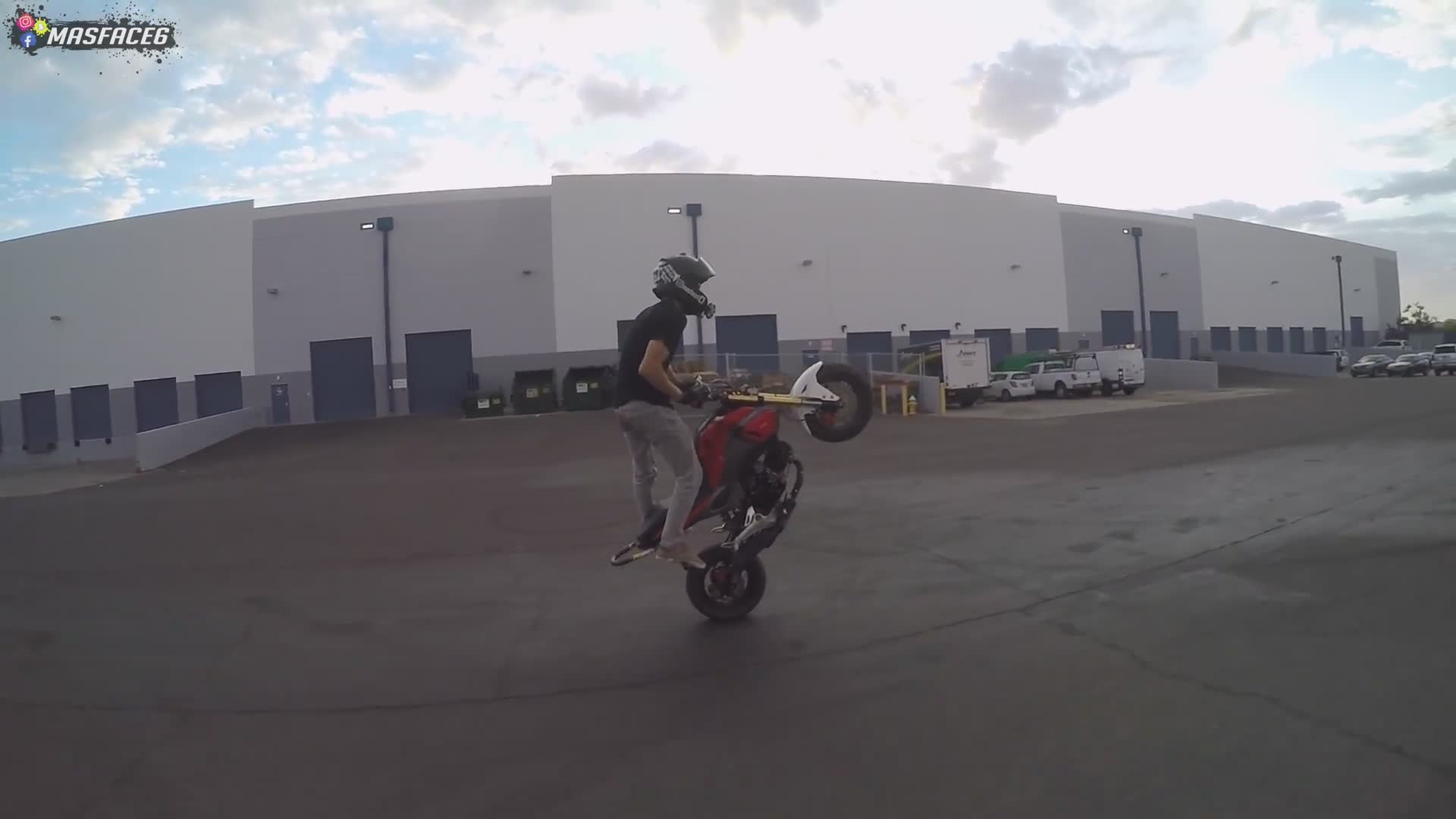 Advanced motorcycle balancing position