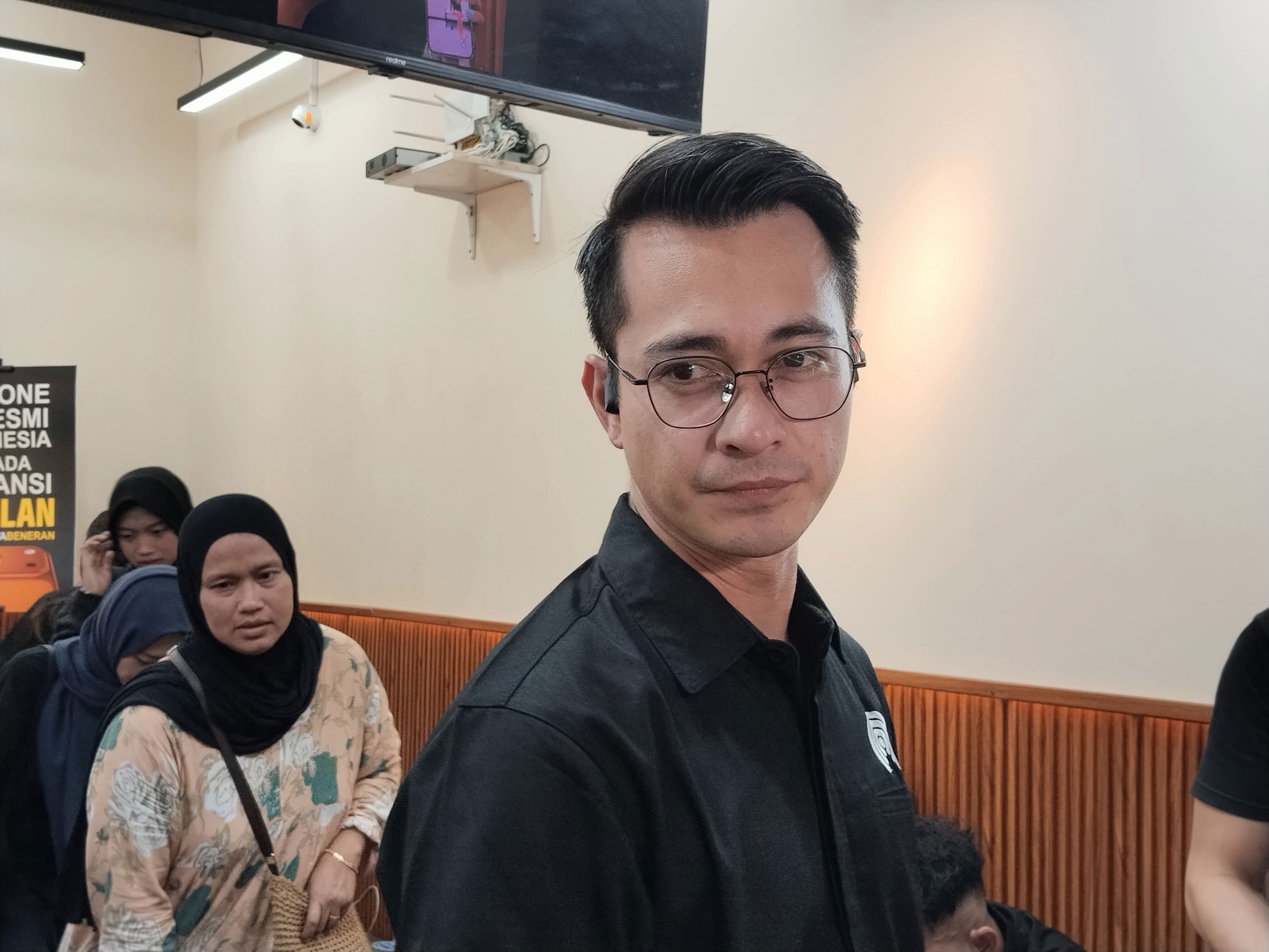Eza Gionino Banting Setir Jual Handphone Demi Nafkahi Anak di Tengah ...