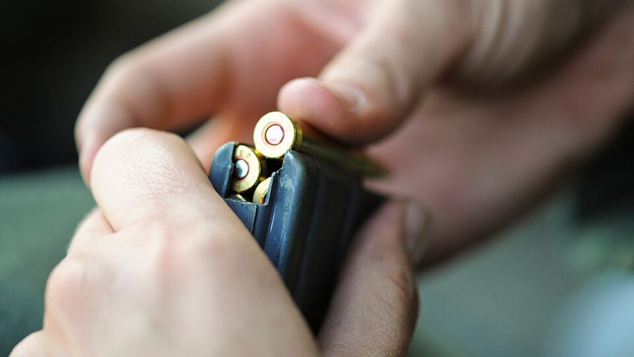 Calibers that fade when the distance stretches