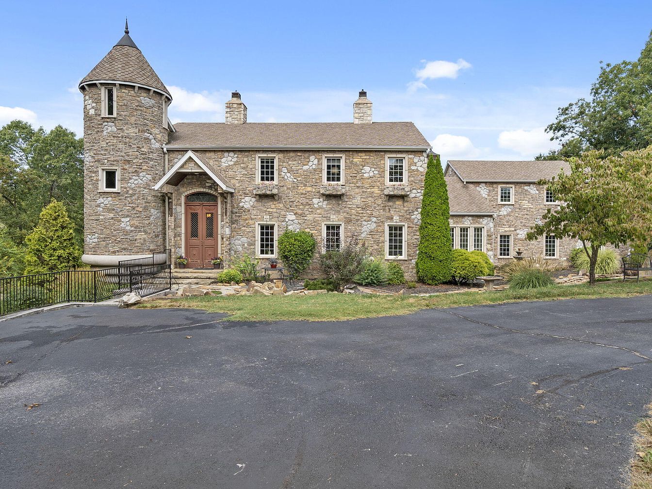 European Storybook Charm with Modern Amenities in Missouri: 5 Acres ...