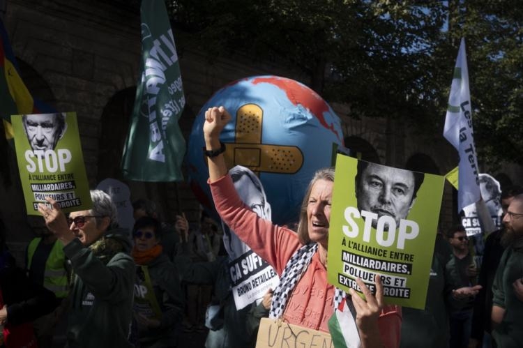 EN IMAGES. Quelques milliers de manifestants en France en faveur du ...