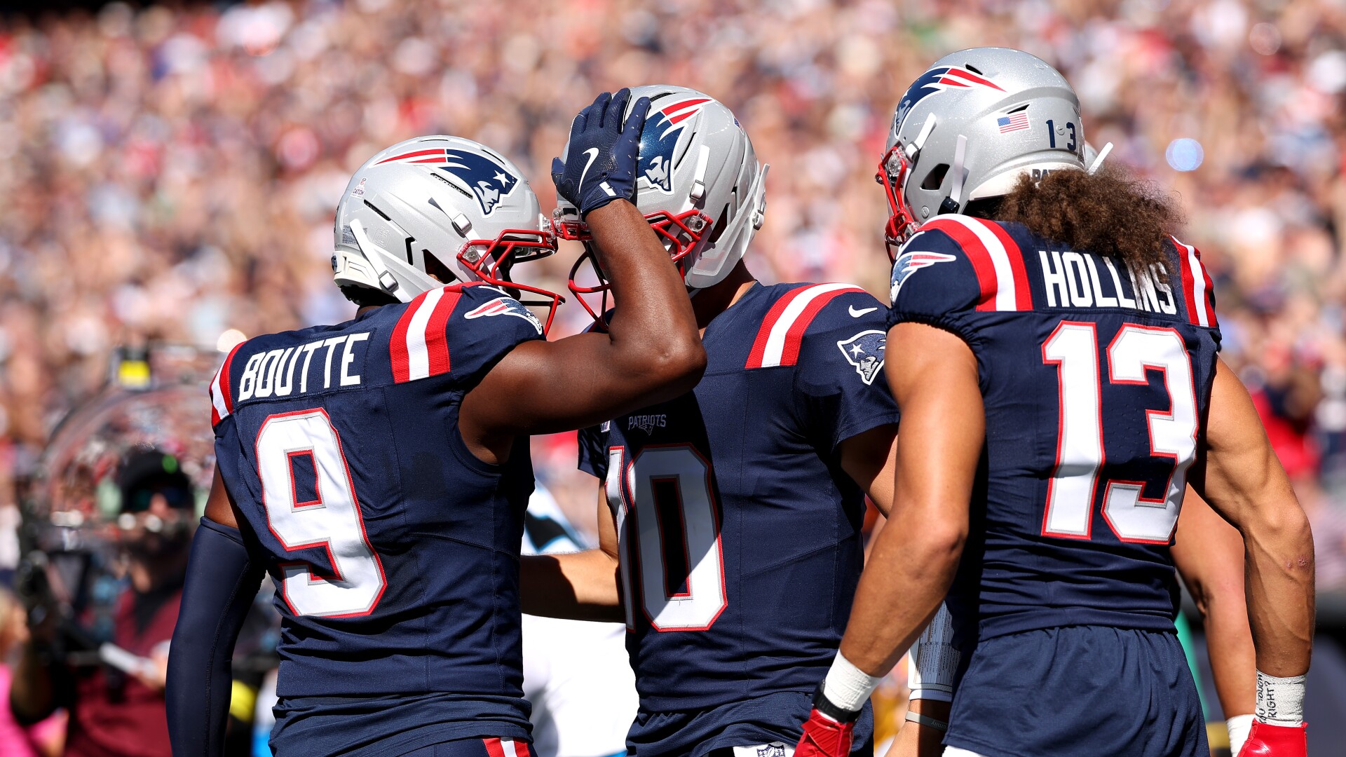Patriots lead Panthers 28-6 at halftime