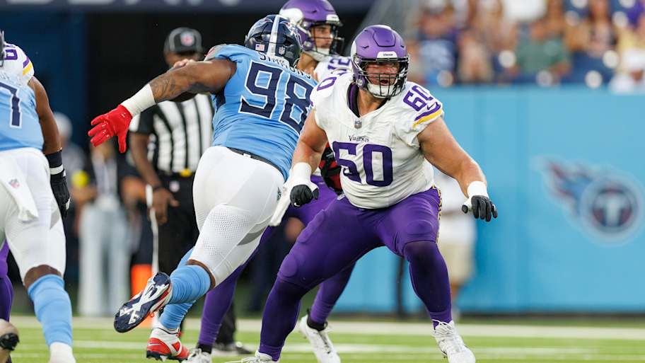 Former Badger earns first NFL snaps in unexpected opportunity