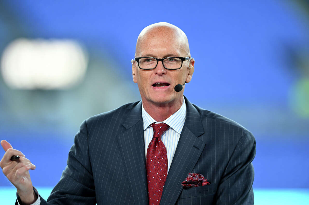 ESPN's Scott Van Pelt praises Bret Bielema after Illinois' win vs. USC