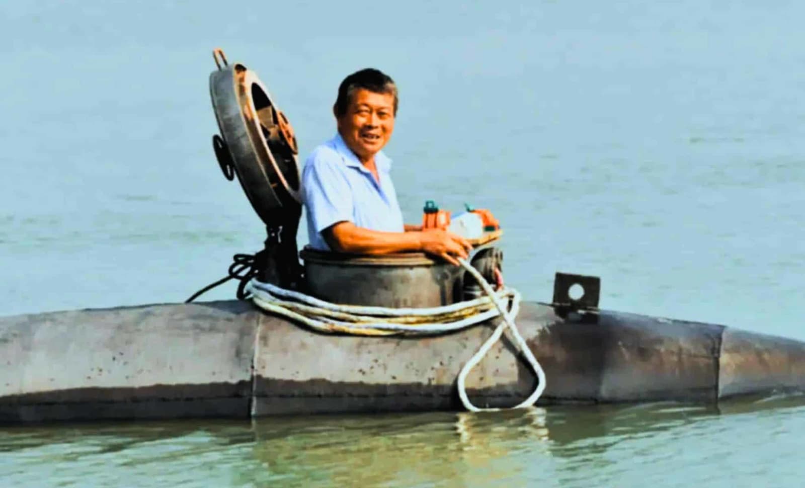 60-Year-Old Chinese Farmer Builds Homemade Submarine That Successfully ...