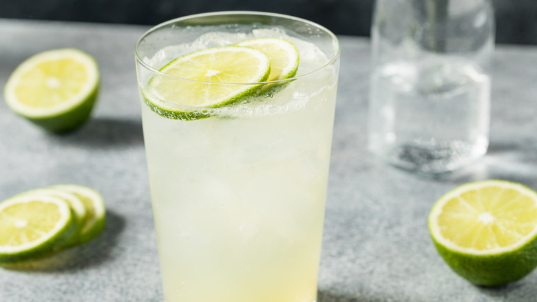 How To Make A Natural Electrolyte Drink With Just 4 Ingredients