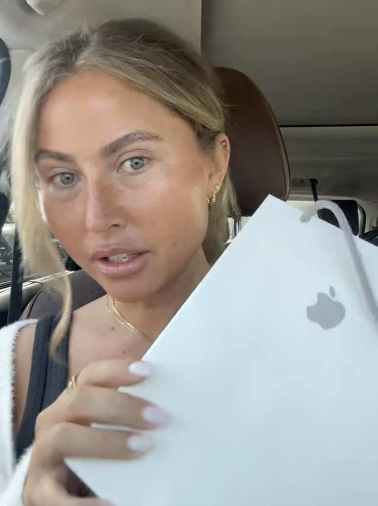 Apple Store Shopper Said She Was Given A Hard Time By An Employee When ...