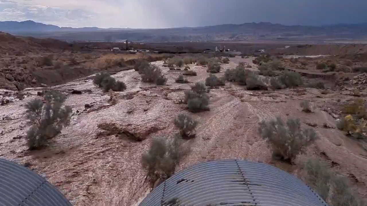 Flash floods rush through desert wash near Laughlin, USA