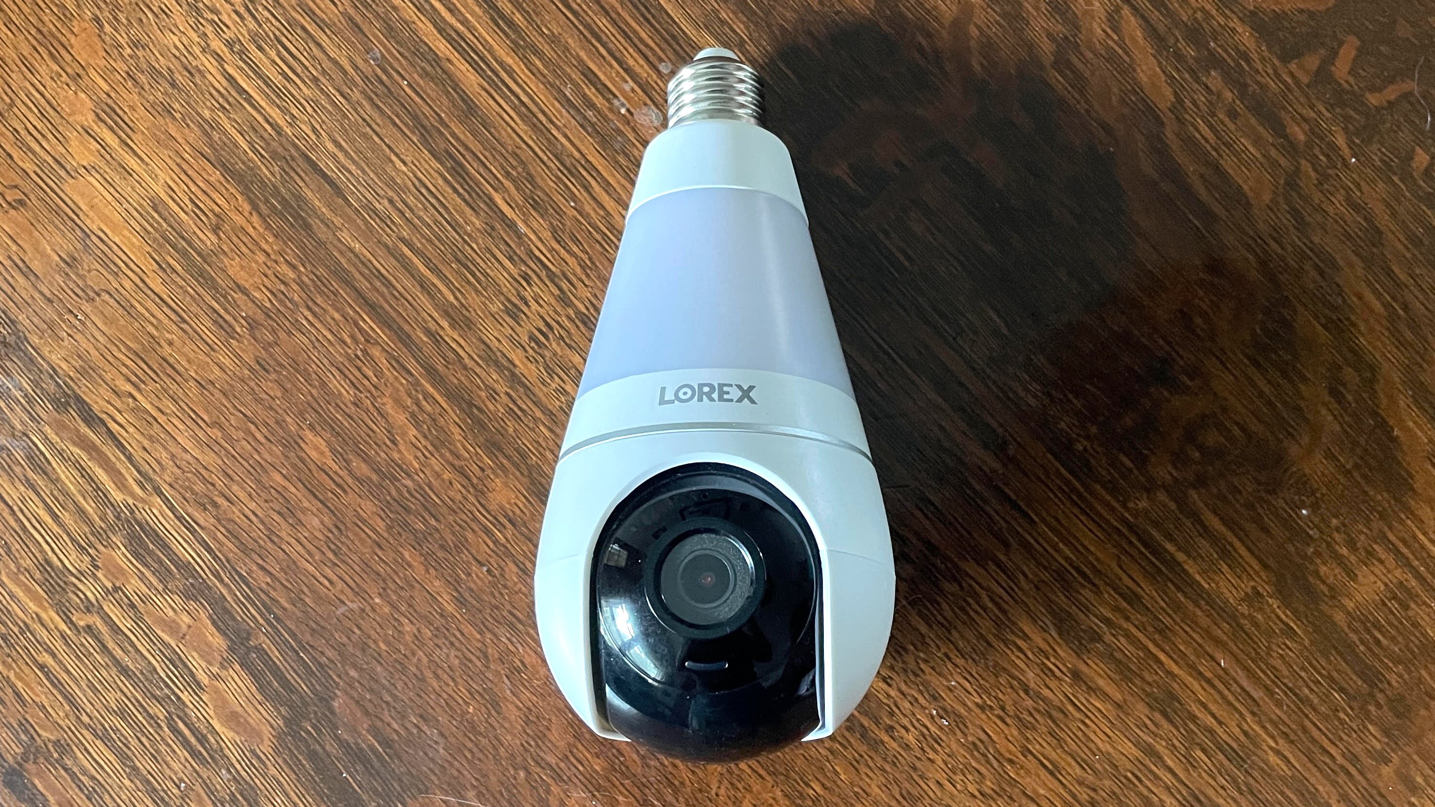 Lorex 2K Smart Wi-Fi Lightbulb Camera