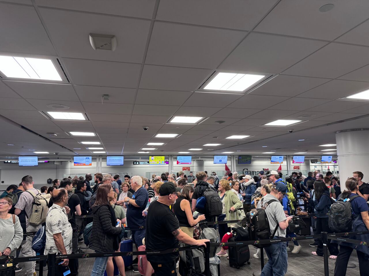 CBSA inspection kiosk outage resolved, agency says. Airport passengers ...