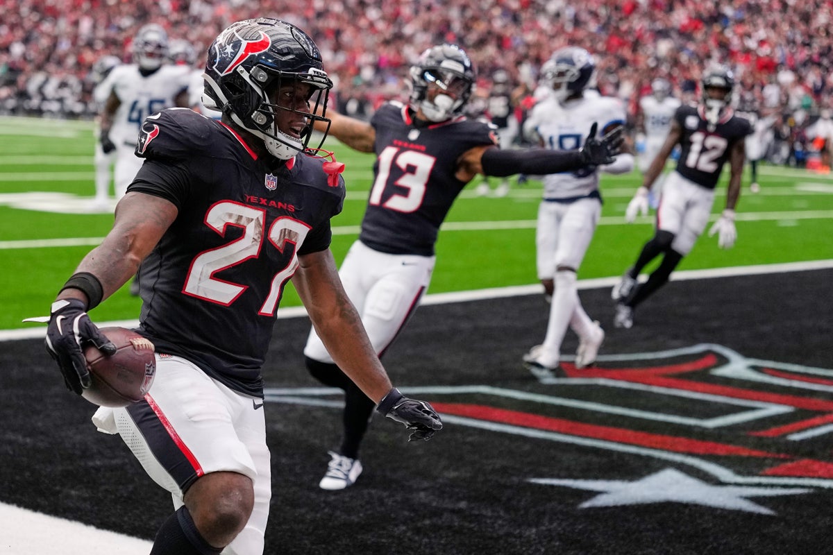 Texans dominan 26-0 a Titans en su primera victoria de la temporada