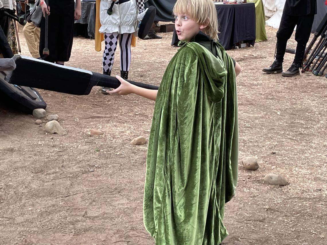 Folsom Renaissance Faire draws sold-out crowd for costumes and swordplay