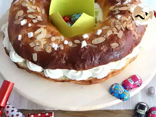 Roscón de reyes relleno chantilly para navidad