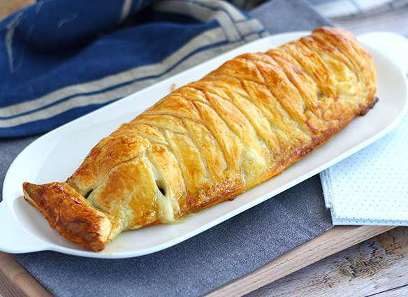 Puff pastry cod with spinach and mozzarella