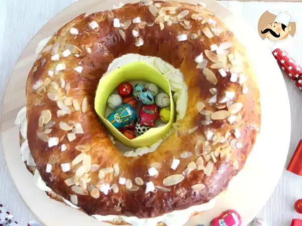 Roscón de reyes relleno chantilly para navidad