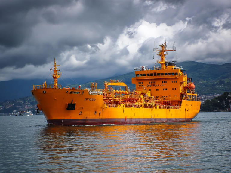 “Huachicol Fiscal”: Así falseaban muestras en aduanas para ingresar ...