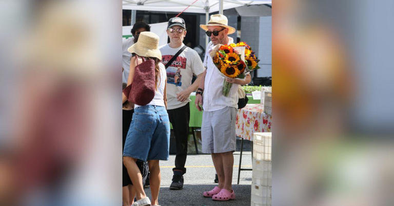 Macaulay Culkin and Seth Green Reunite at Farmer's Market in Rare Outing