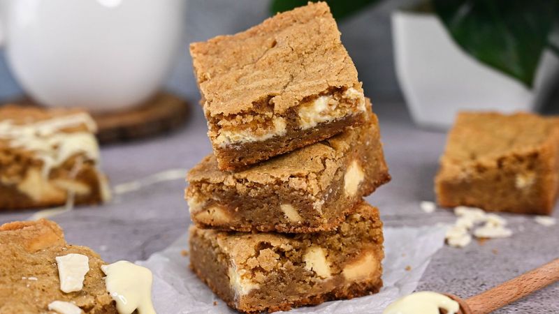 10 Easy Dessert Recipes Made In A 20 × 20 Cm Baking Tin
