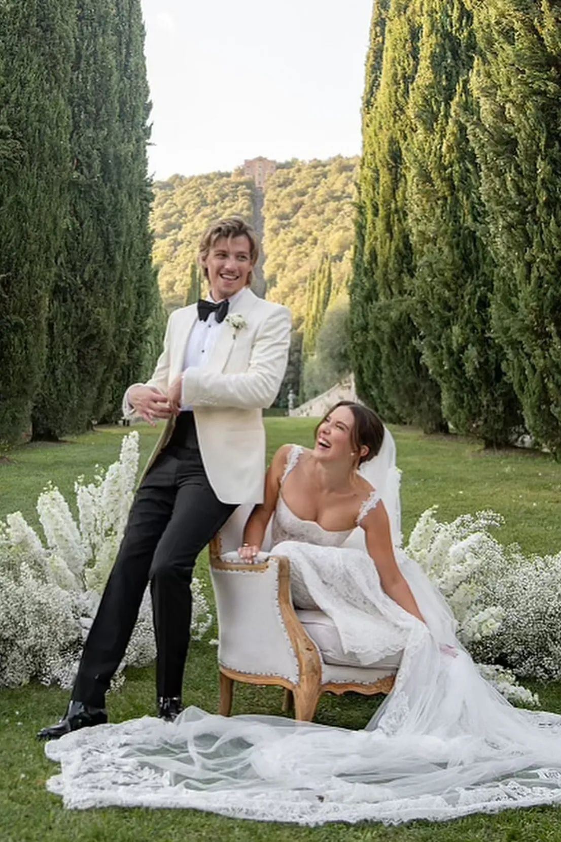 Jon Bon Jovi difende il matrimonio “precoce” di Jake e Millie Bobby Brown e rivela le ragioni ...