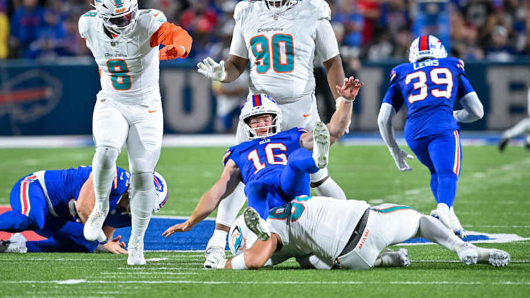 Cam Johnston injury update: Bills punter hit on plant leg during play