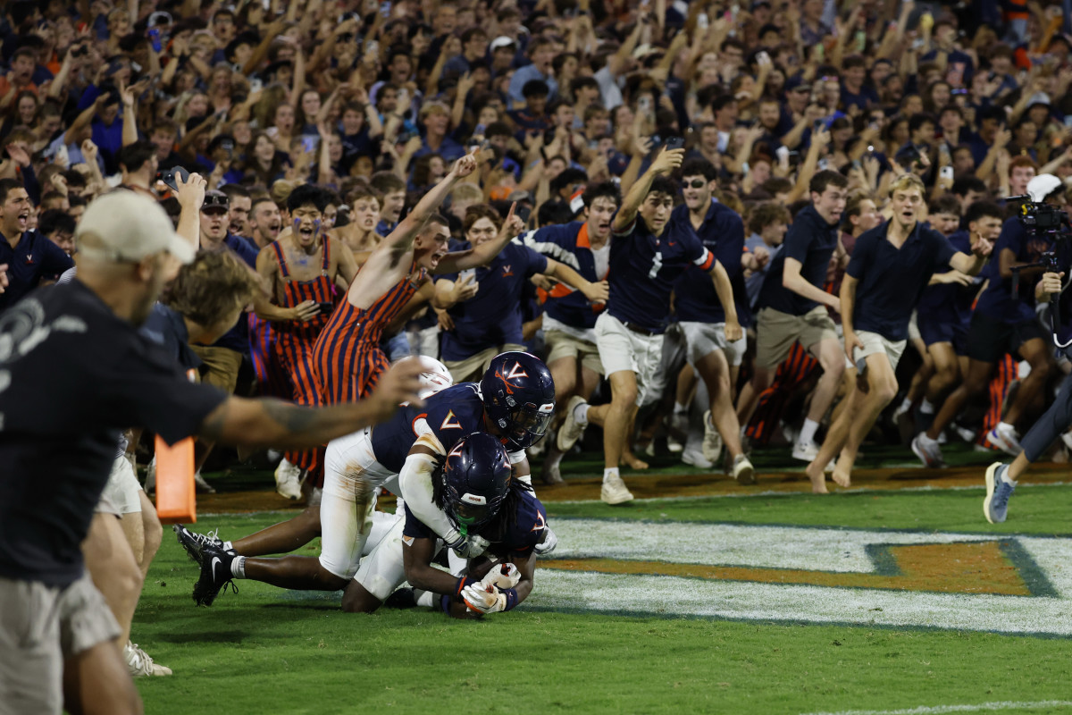 19 People Hurt as Fans Storm Field After College Football Upset