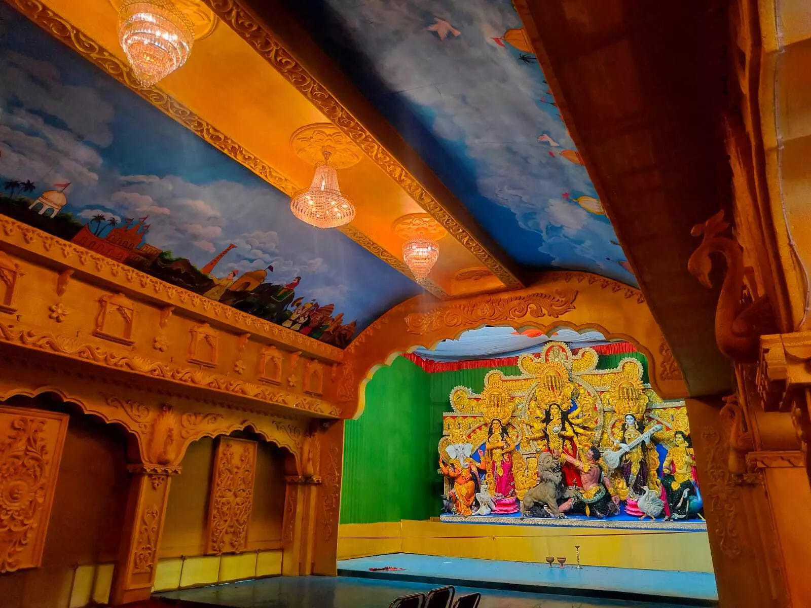 Maligaon Kalibari Durga Puja committee pays tribute to Rameshwaram Temple