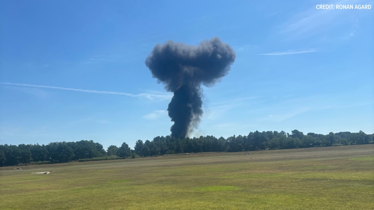 2 dead in fiery plane crash at Hooks Airport in Klein area, sheriff says