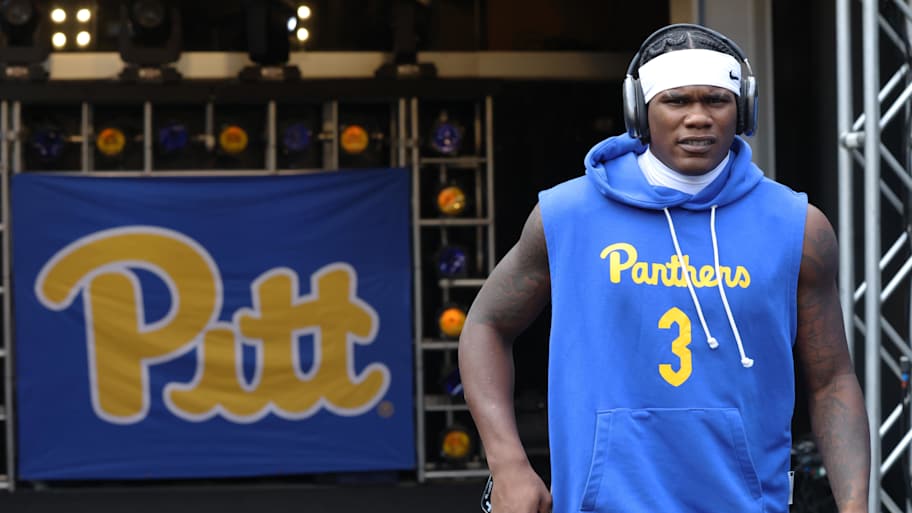 Pitt Trolled by Louisville Ball Boy