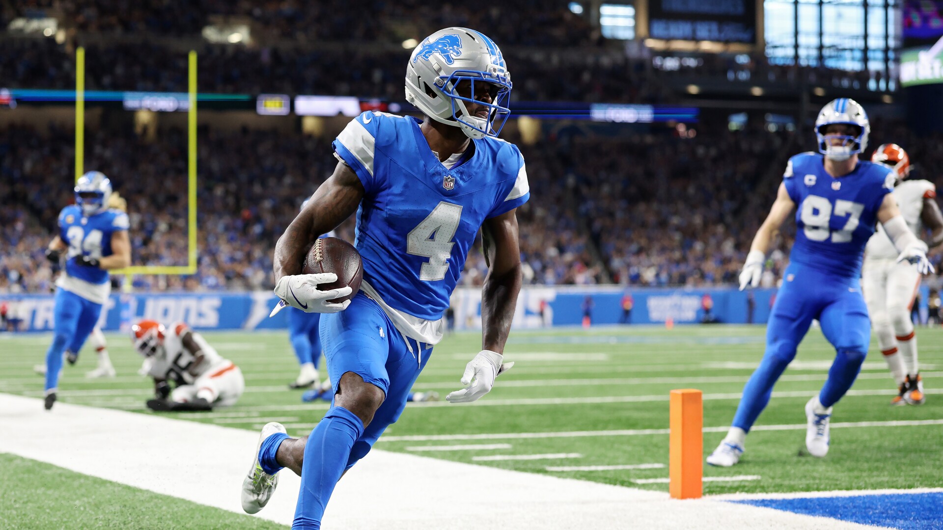 D.J. Reed carted off in fourth quarter of Lions-Browns
