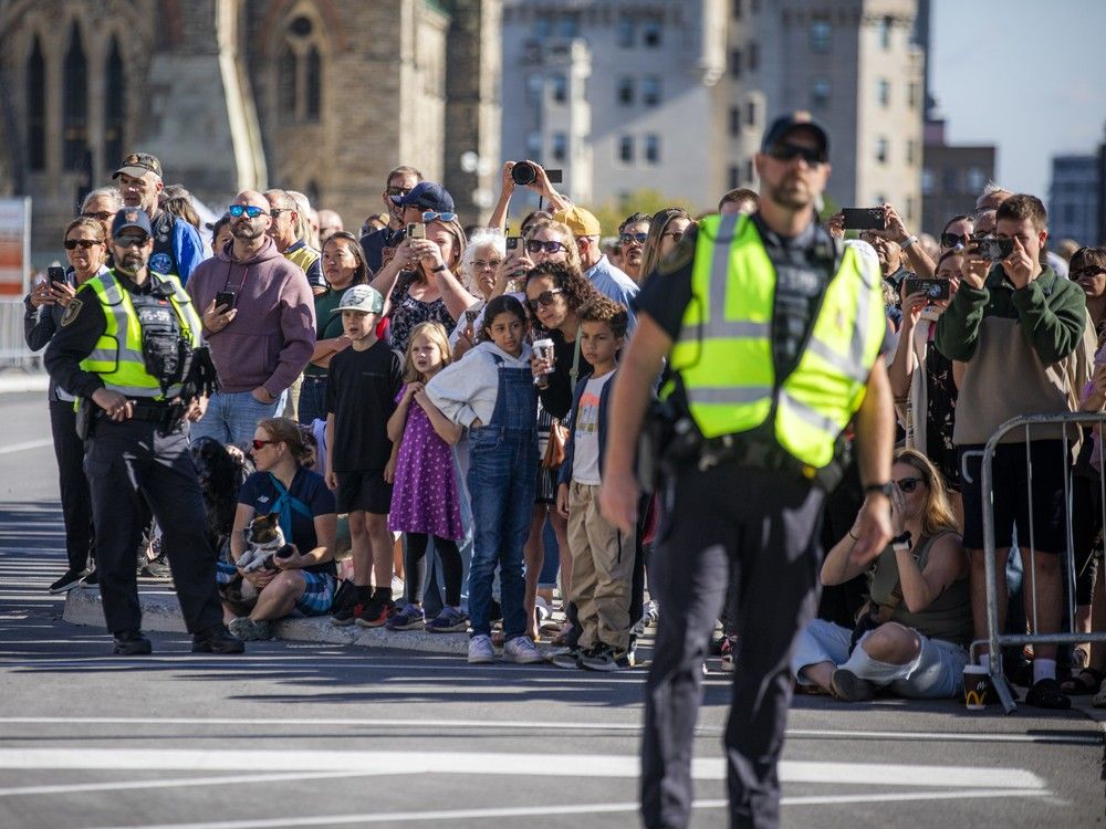 Police, peace officers mark 48th annual memorial service on Parliament Hill