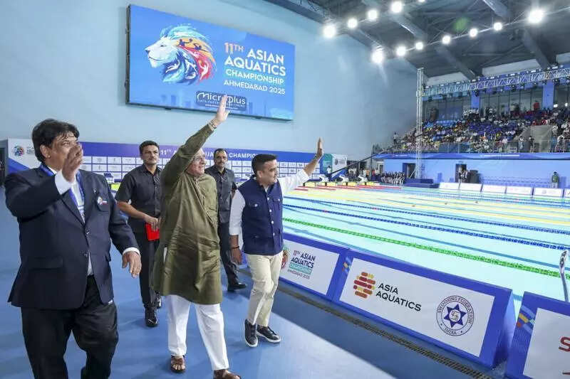 CM opens Asian Aquatics Championship in city