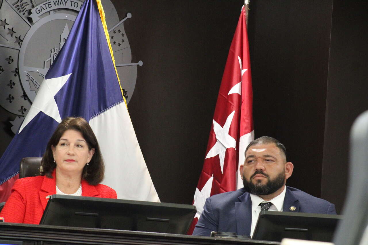 Laredo adds Texas and Republic flags, introduces Texas Pledge