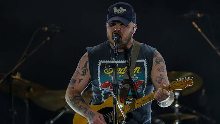 Zach Bryan sets record with largest ticketed concert at Michigan Stadium