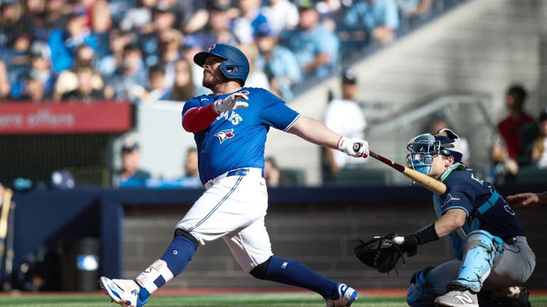 MLB: Alejandro Kirk Hits His First Career Grand Slam with the Blue Jays