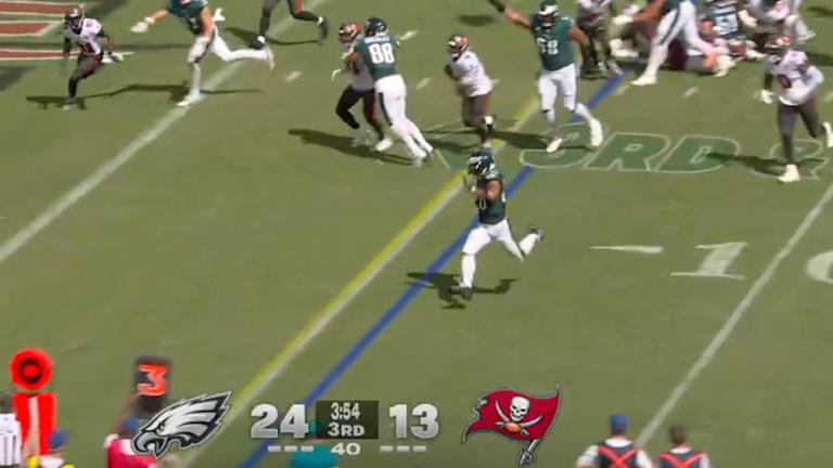 Eagles Score Easiest TD of the Year With Fake Tush Push vs. Buccaneers