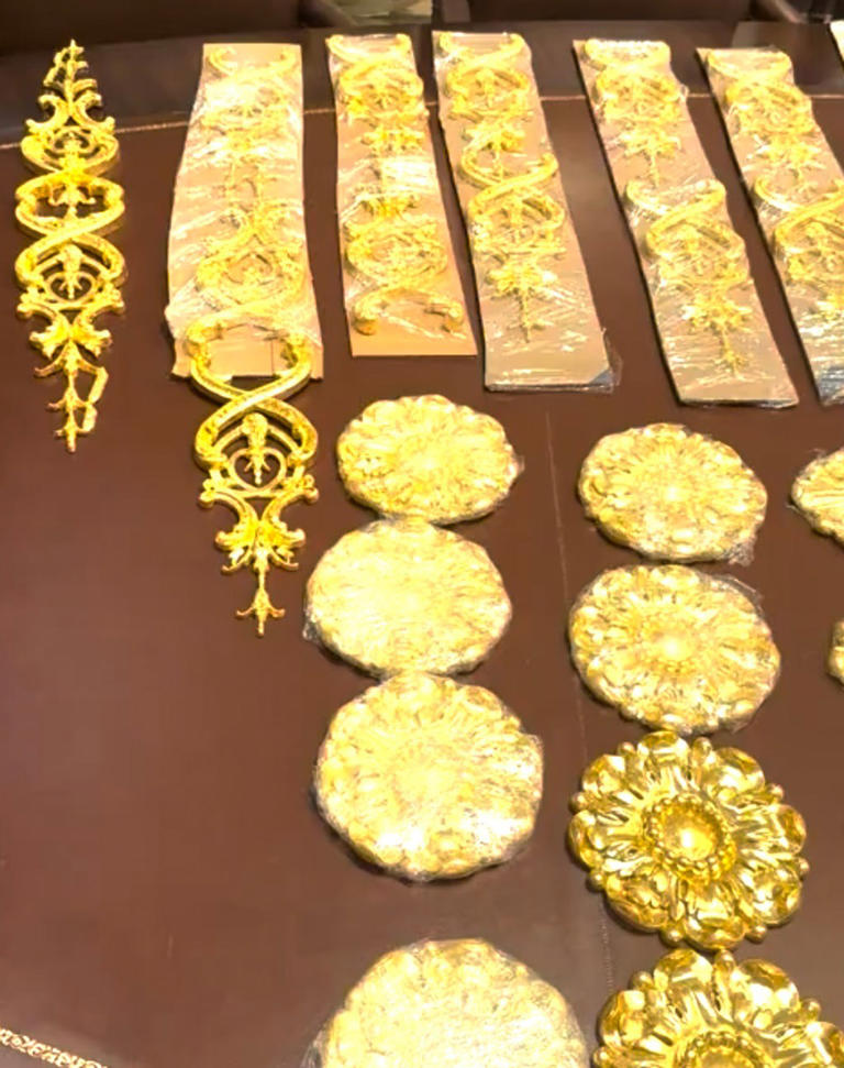 President Trump shows off new White House bling in social media video ...