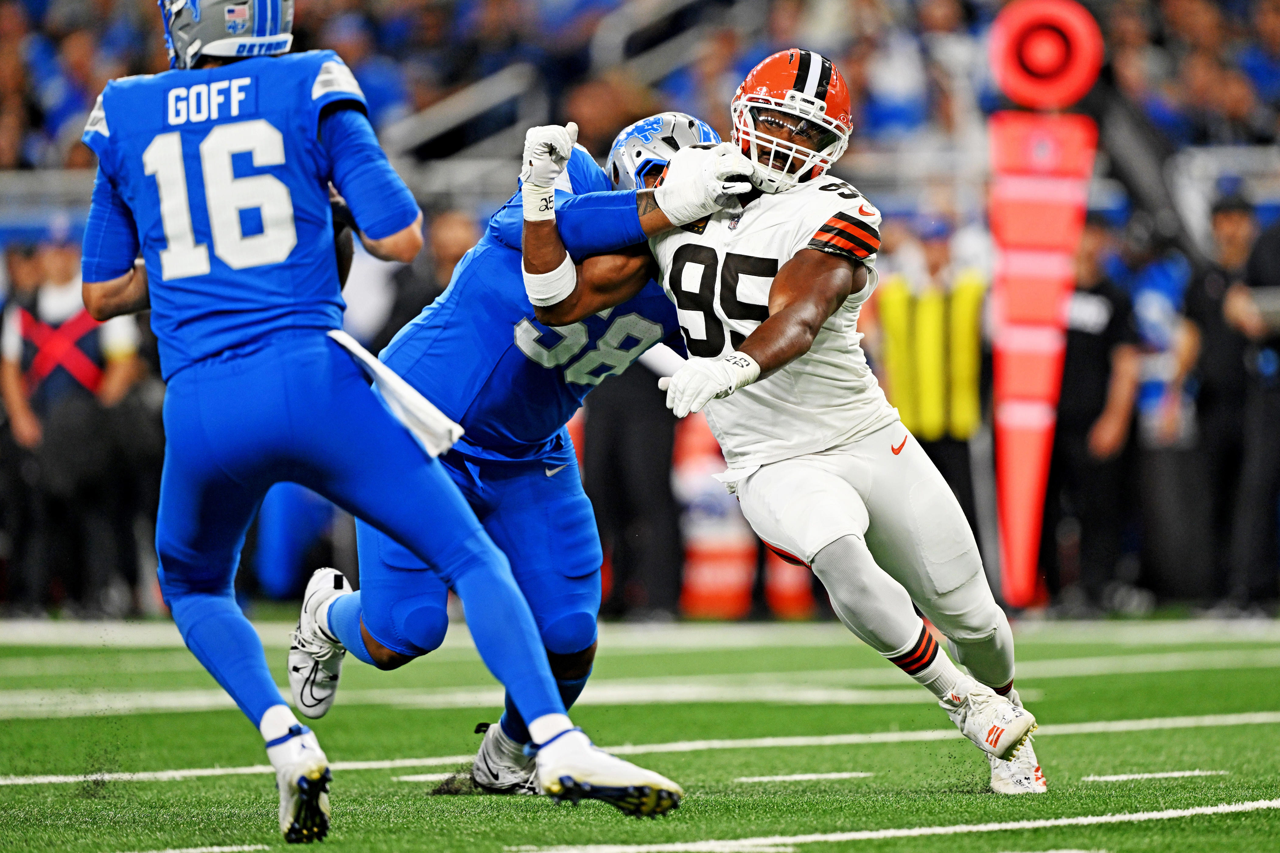 Jared Goff praises Lions offensive tackles for handling Myles Garrett ...