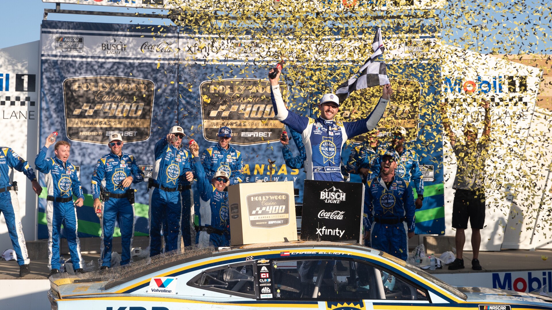 Chase Elliott goes 10th to first for win at Kansas on wild final restart