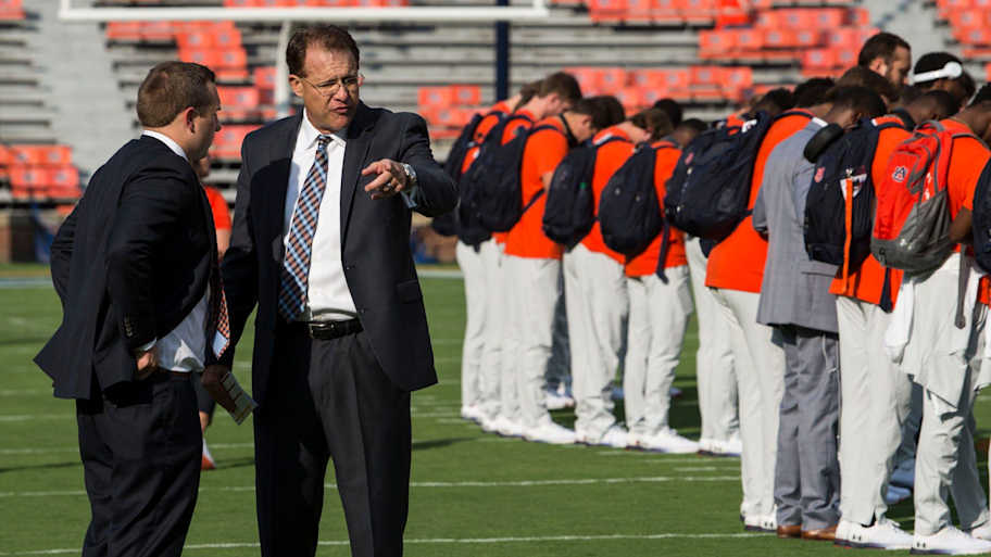 Former Auburn Tigers OC can be swayed to become Arkansas Razorbacks ...