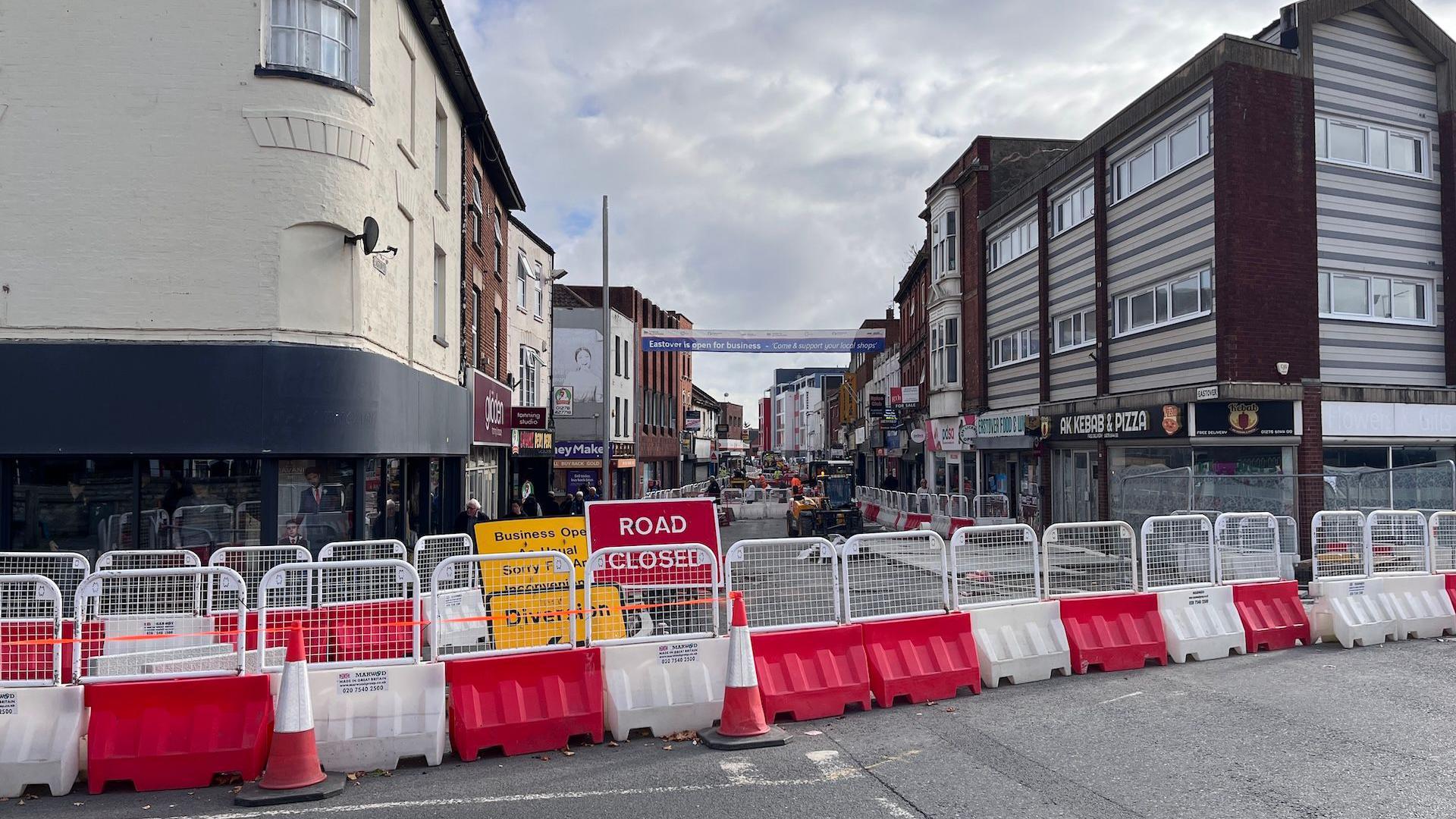 Roadworks end party delayed - as work not finished