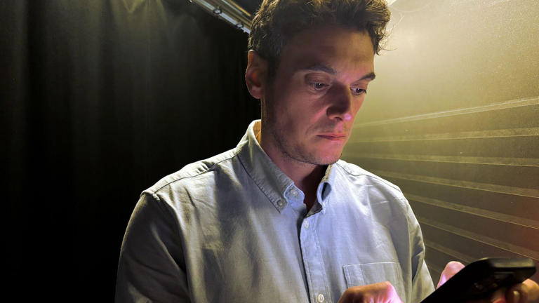 'You'll never need to work again': Criminals offer reporter money to ...