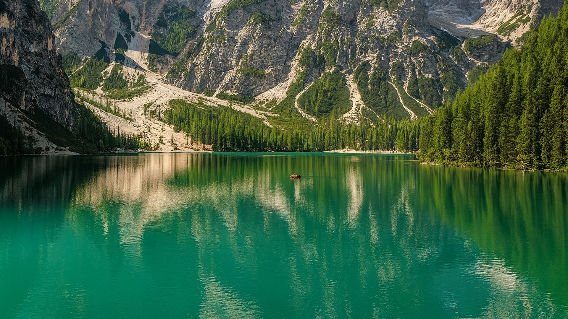 Lago di Braies Italy – Dolomites Lake in 4K