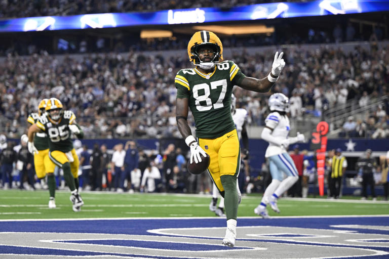 Why No. 87 on the Packers Helmet is so Big
