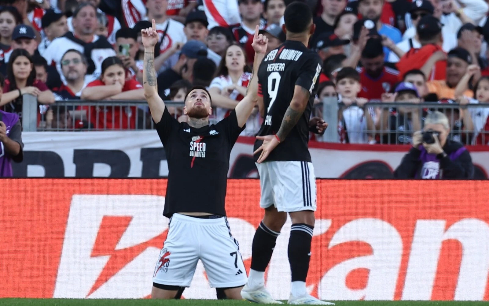 Deportivo Riestra beat River Plate in top-of-the-table clash