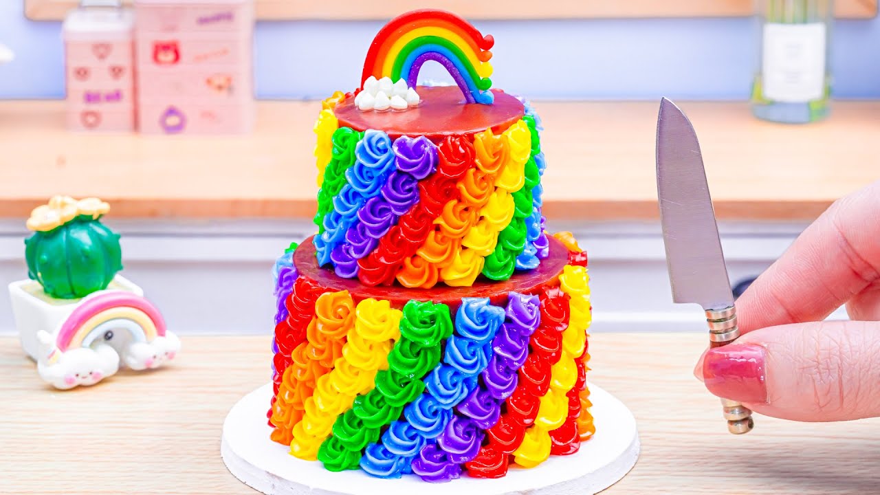 How to Make a Rainbow Cake: Easy Decorating Ideas
