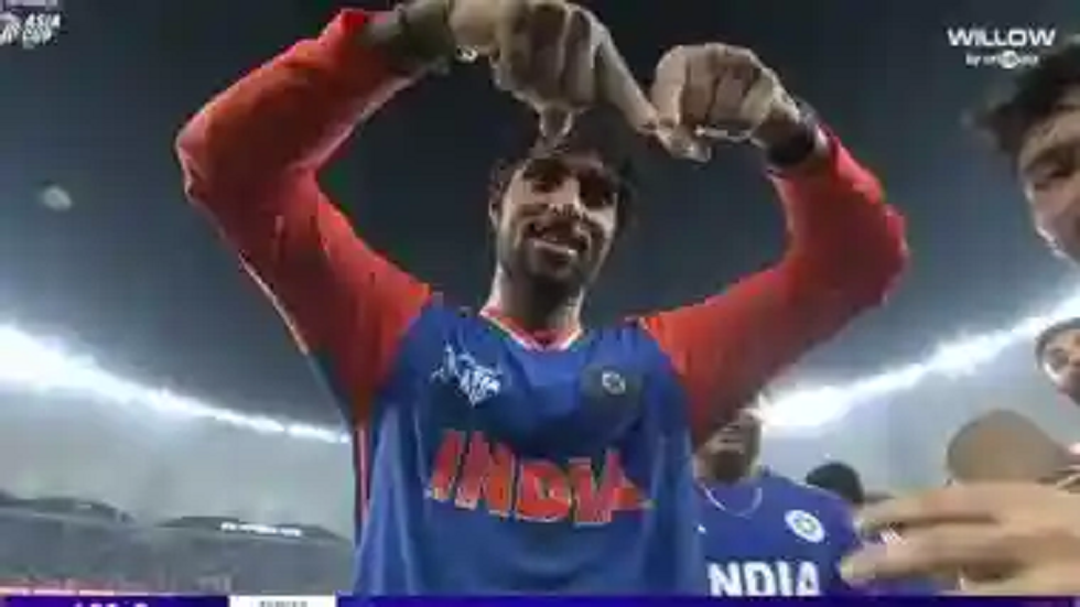 VIDEO: Tilak Varma’s ‘V’ Celebration Goes Viral After Asia Cup 2025 Win ...